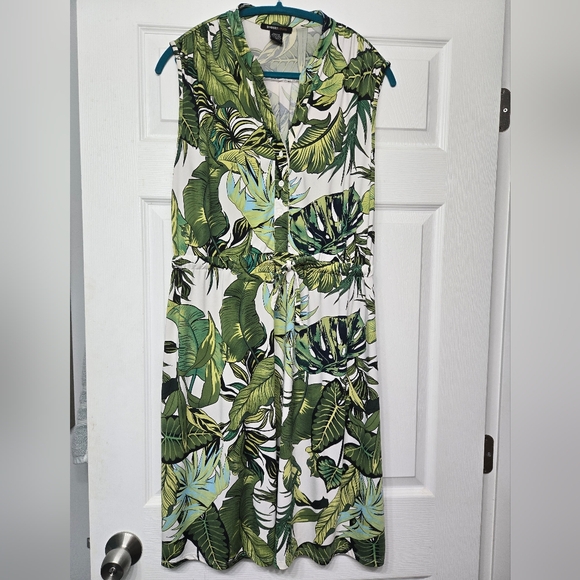 Robert Louis | Dresses | Robert Louis Green Leaf Pattern Dress | Poshmark